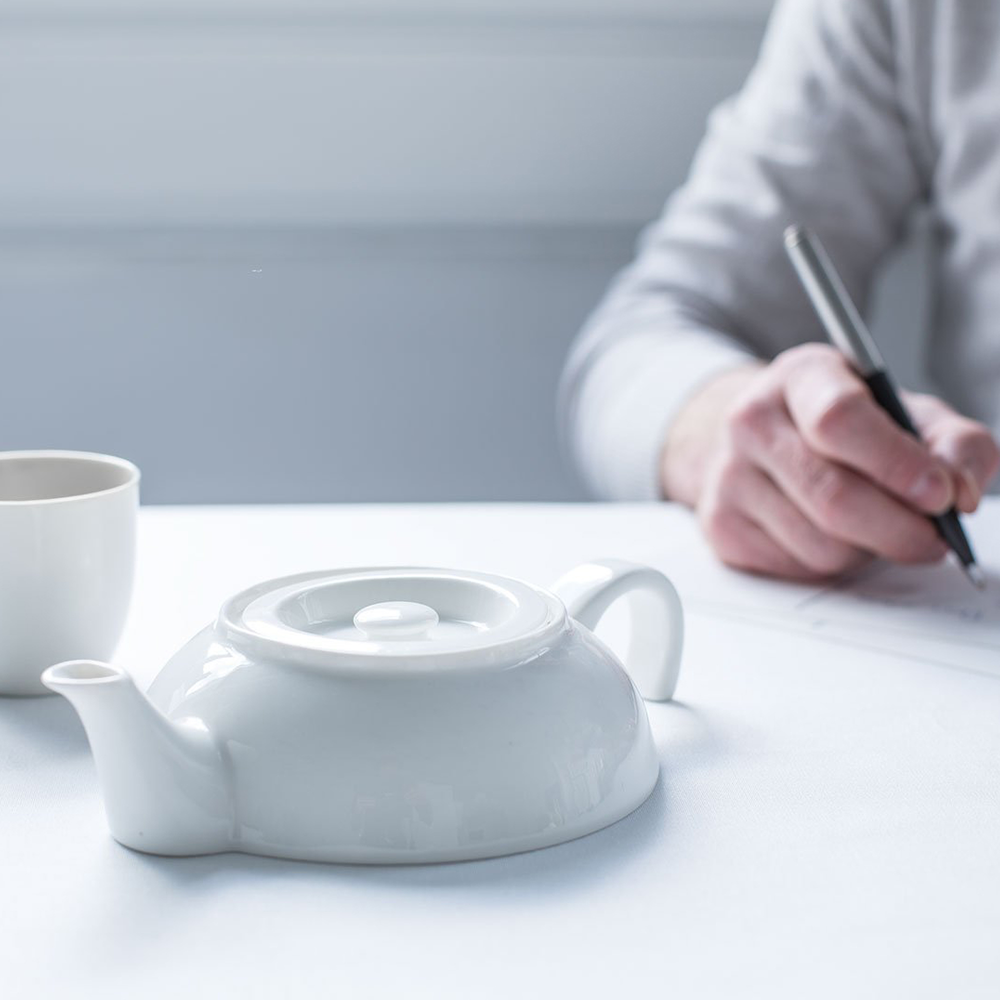 Droog - Tea For One, Ceramic Teapot by Droog | Gessato Design Store