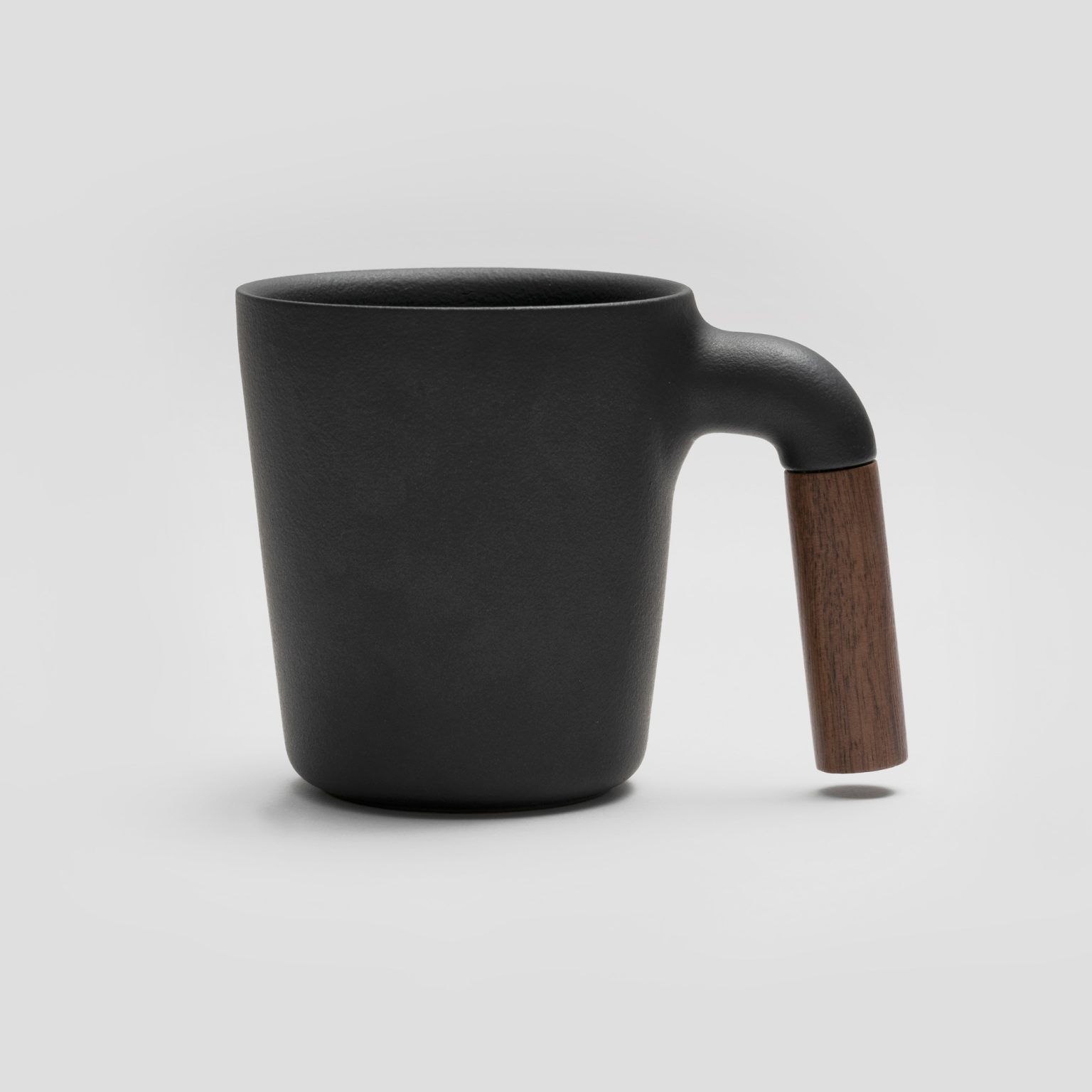 Hmm - Mugr Charcoal | Gessato Design Store