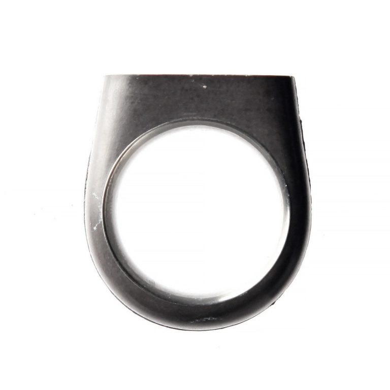 22 Design Studio - Upright Concrete Ring | Gessato Design Store