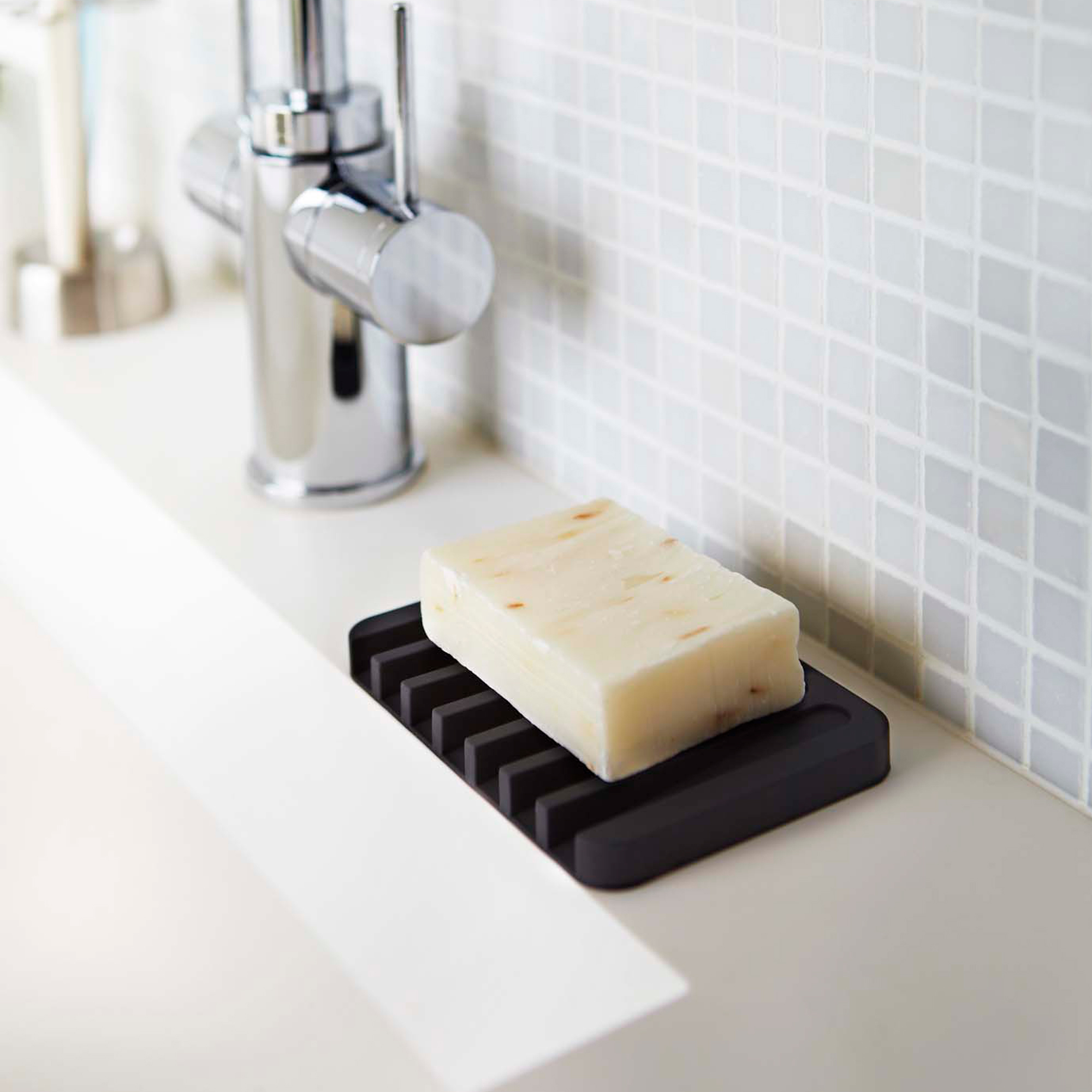 Yamazaki - Flow Self Draining Soap Tray, Black | Gessato Design Store