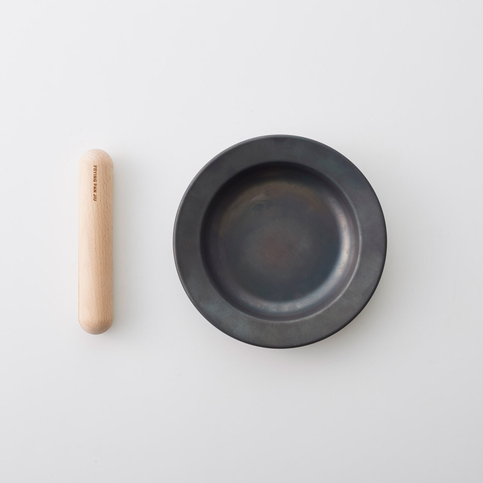 JIU 10 - JIU Frying Pan, Beech Handle | Gessato Design Store