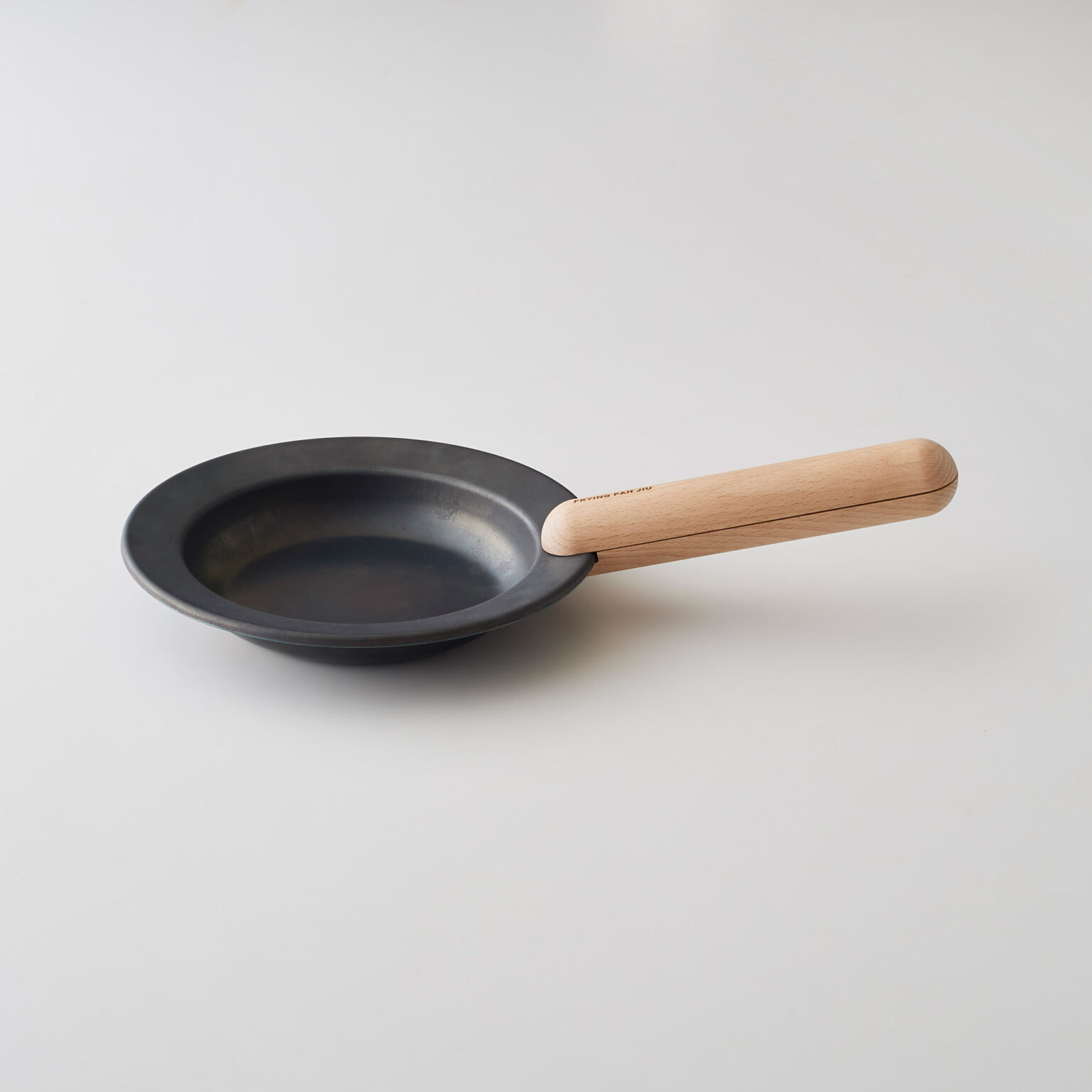 JIU 10 - JIU Frying Pan, Beech Handle | Gessato Design Store