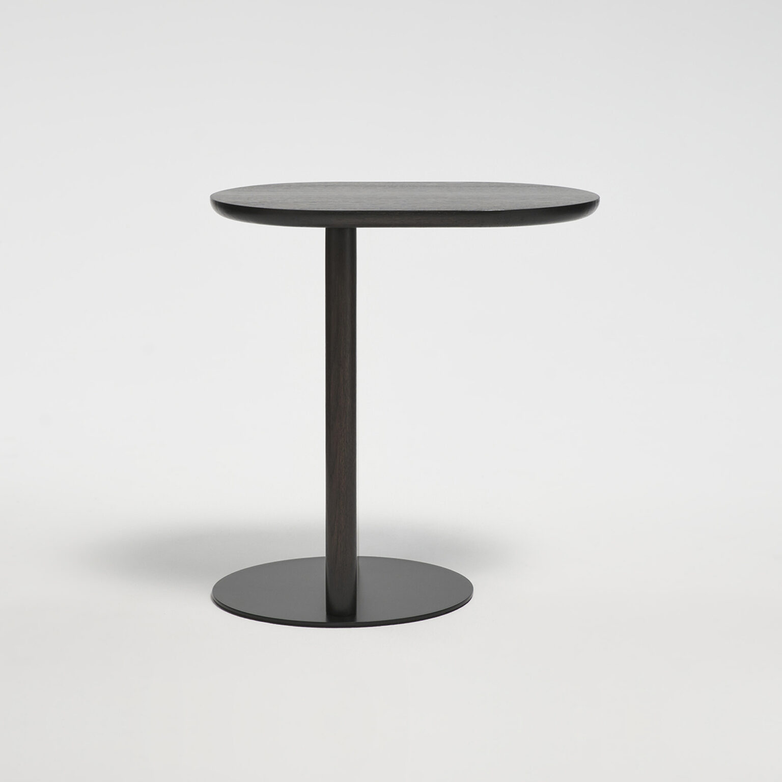 Witamina D Projekt - Mr Woo Side Table, Oval | Gessato Design Store
