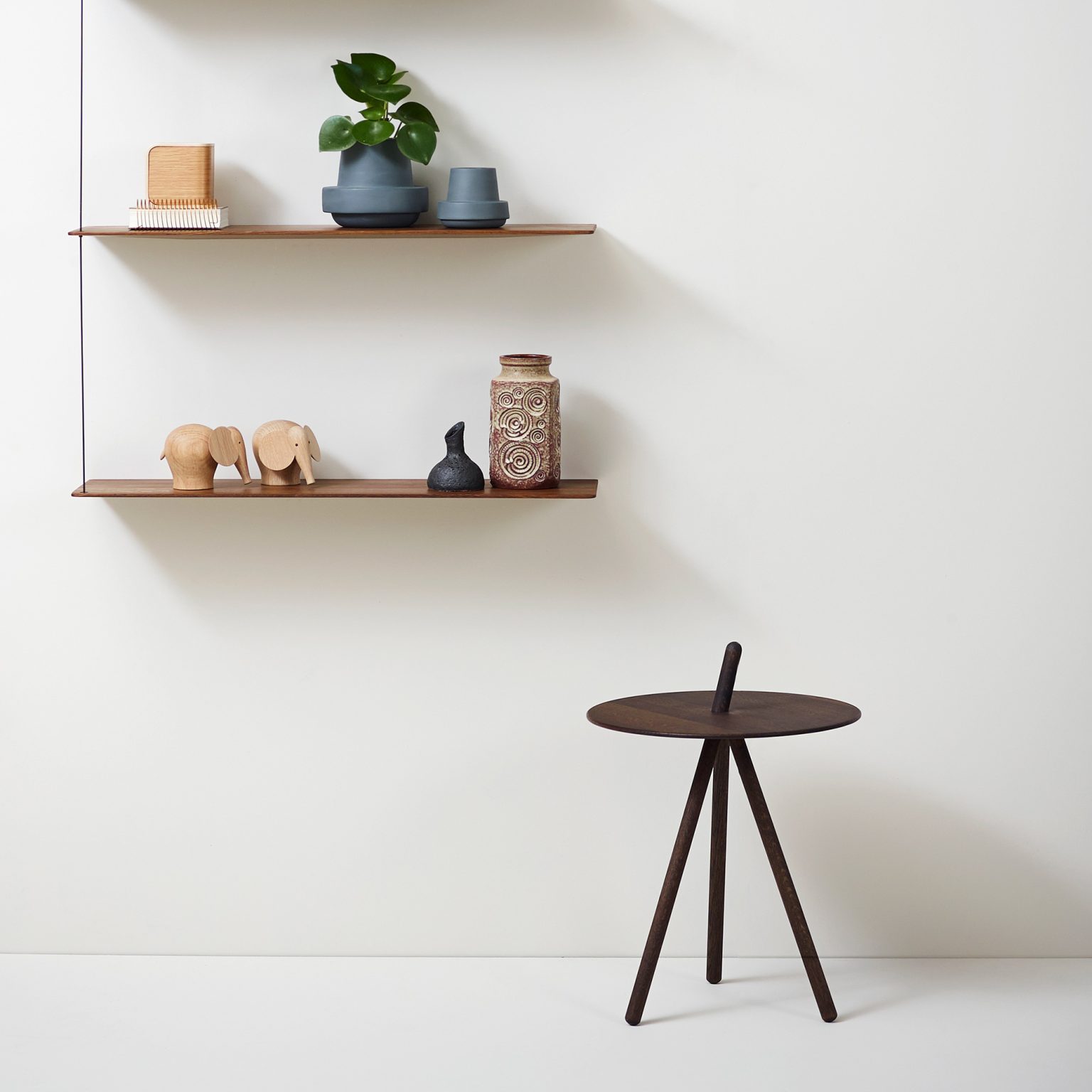Woud - Come Here Side Table | Gessato Design Store