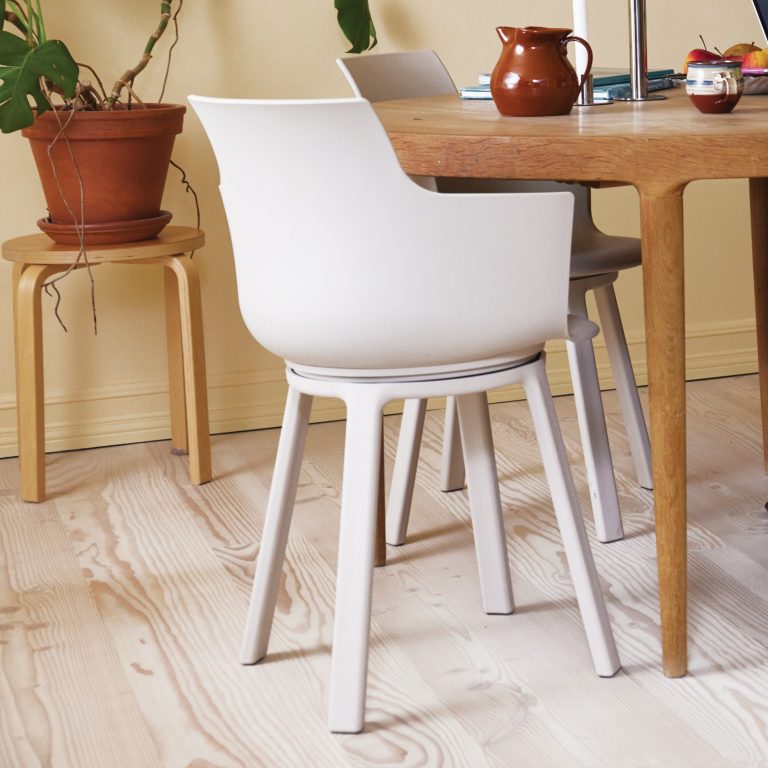 Varier - Social® Turn Chair - White, Set of 2 | Gessato Design Store