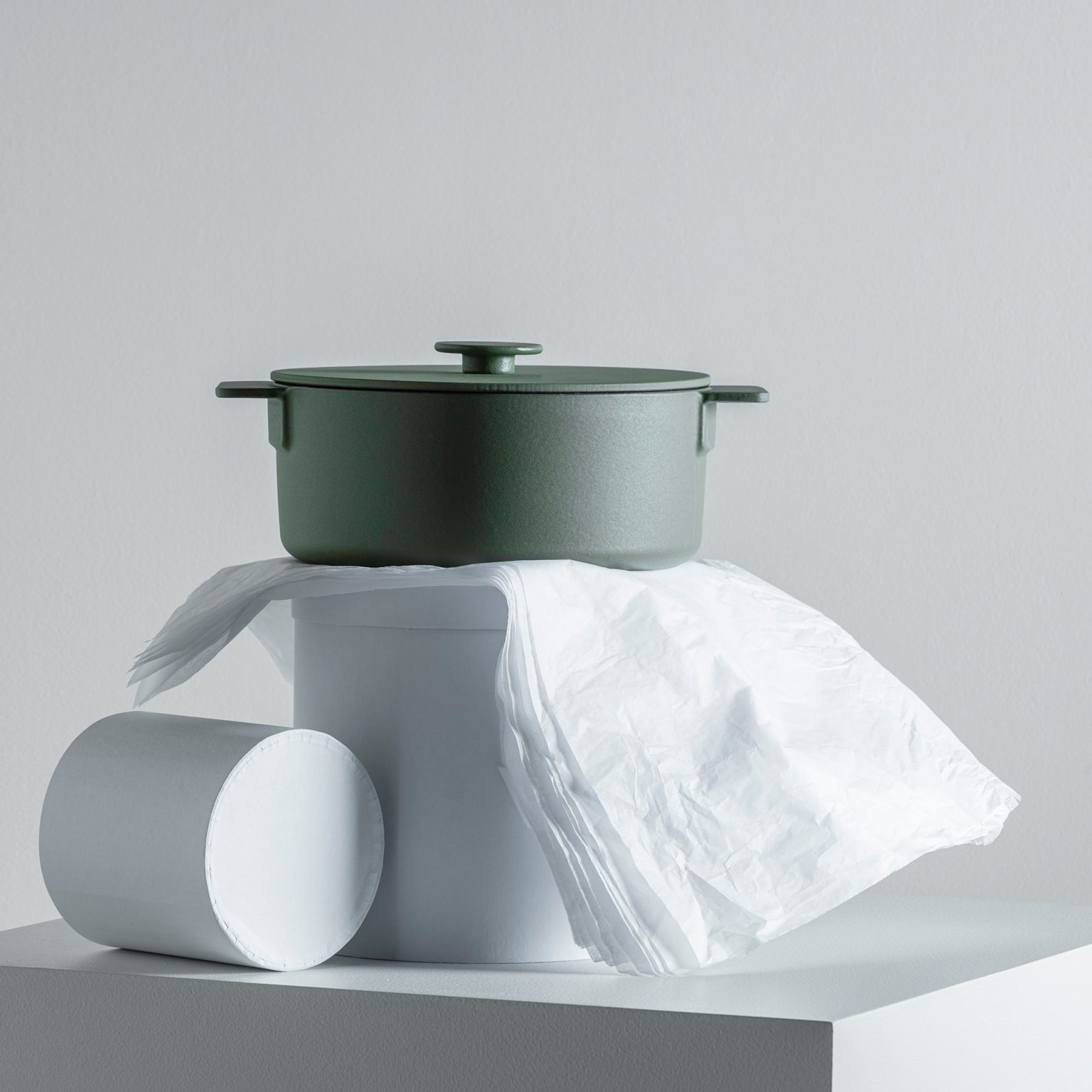 Serax - Surface Cast Iron Cooking Pot L | Gessato Design Store