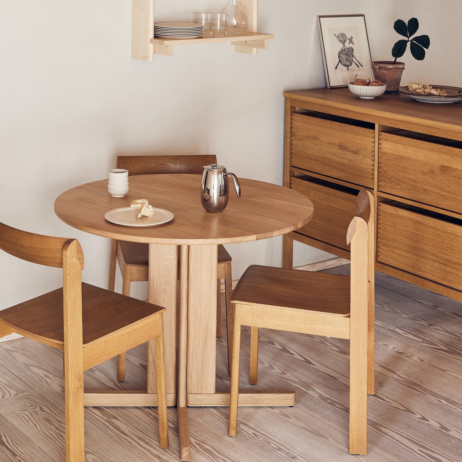 Form & Refine - Trefoil Round Table | Gessato Design Store