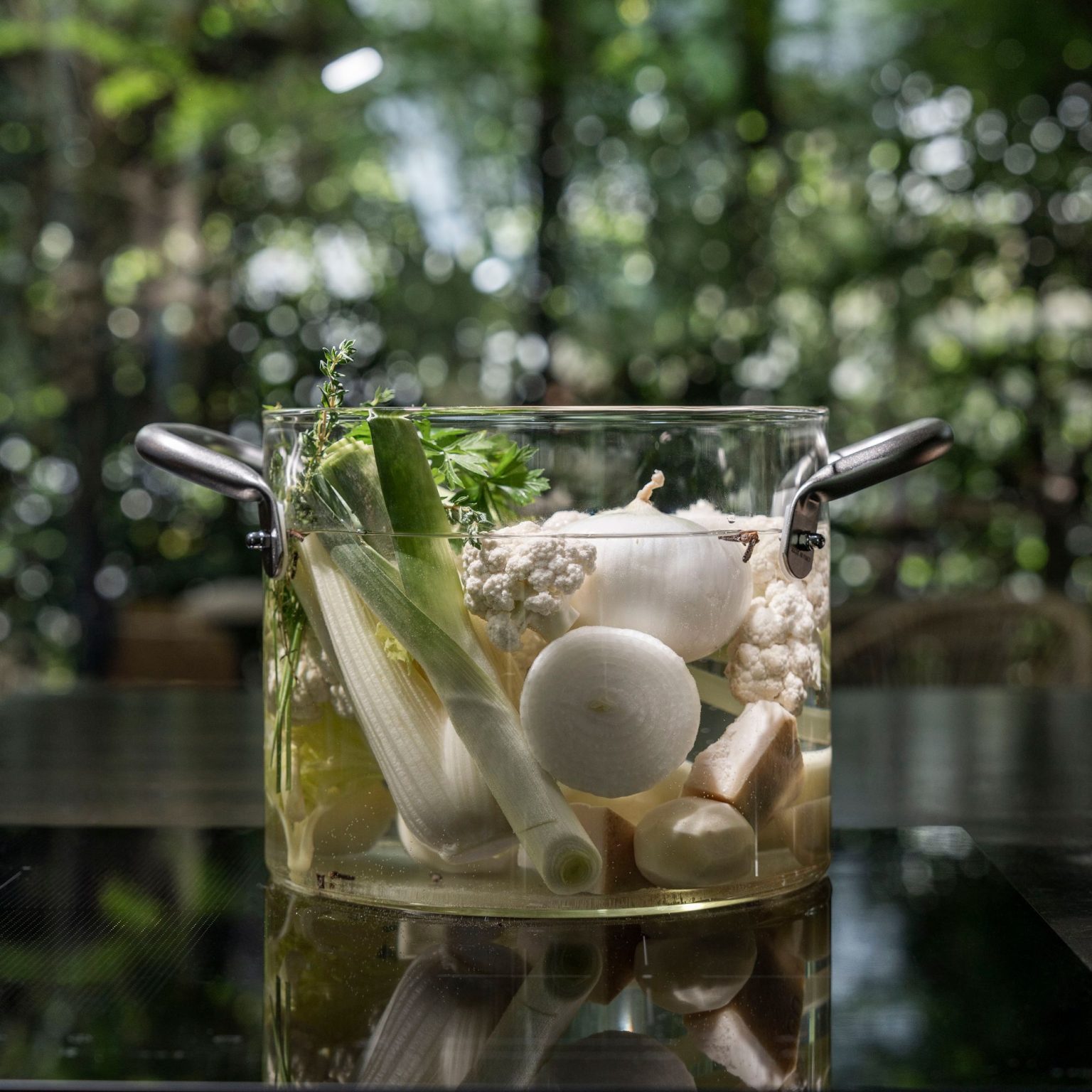 KnIndustrie - The Glass Pot | Gessato Design Store